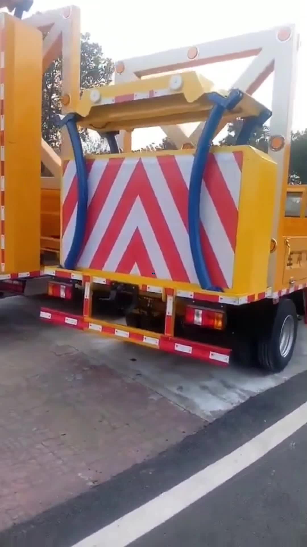 道路施工安全配置 高速公路防撞缓冲车