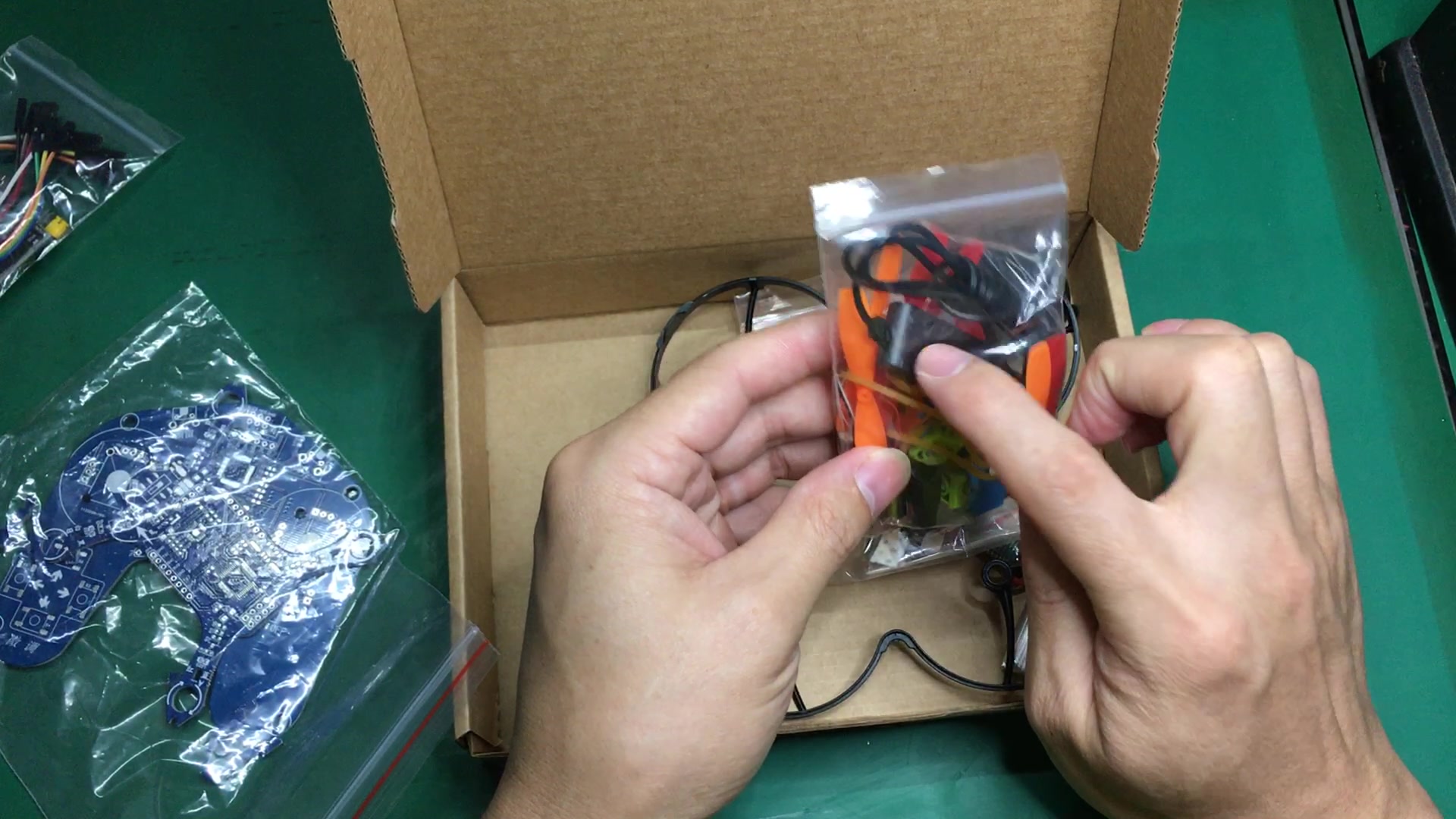 STM32蓝鸟四轴DIY散件套餐焊接视频教程 手把手教你焊接制作四轴...