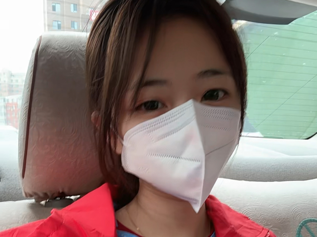 疫情时候单位发的防护服。这次活动又穿上了!我爱打扫!不爱也得爱