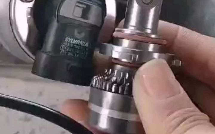 汽车led前大灯安装方法