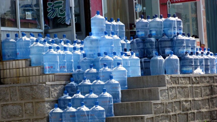 为什么所有品牌的桶装水,都是18.9升一桶?今天可算知道了