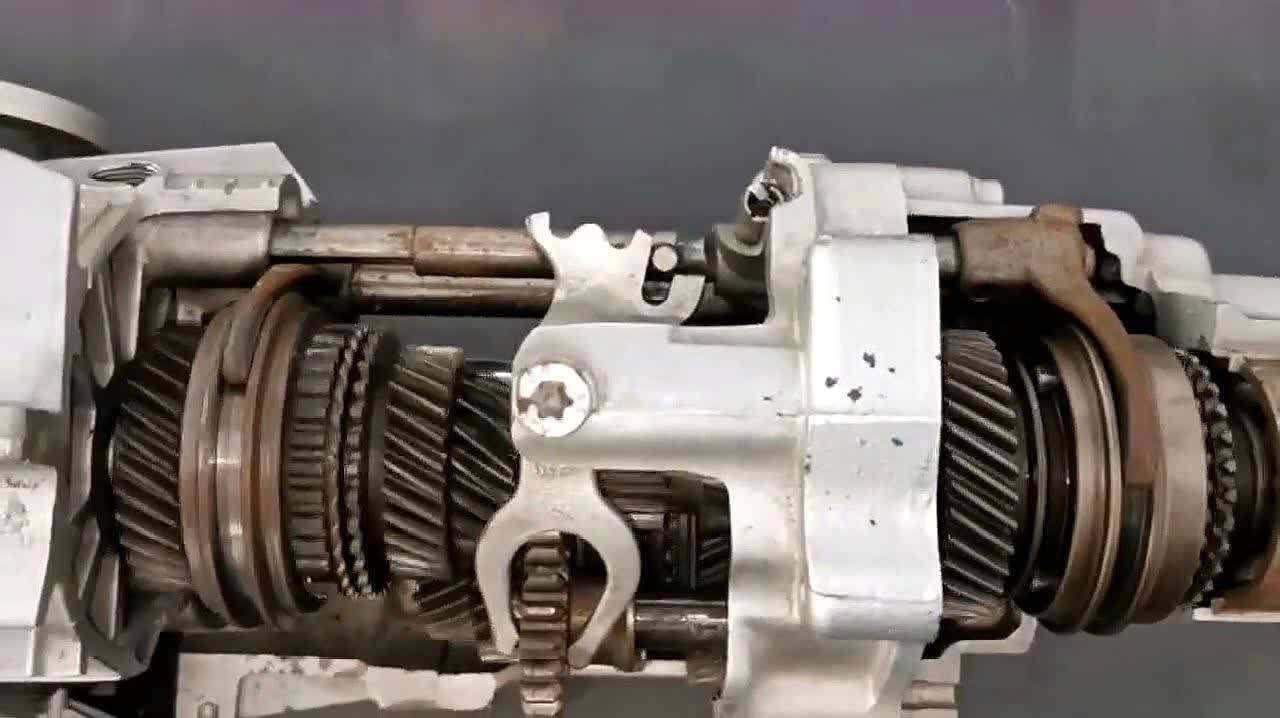 手动变速箱是如何换挡的?