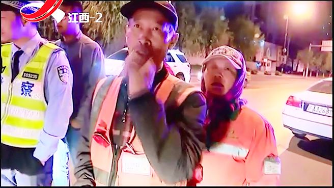 迎面相撞 环卫工人逆行惹祸 私家车司机:只需赔偿修理费