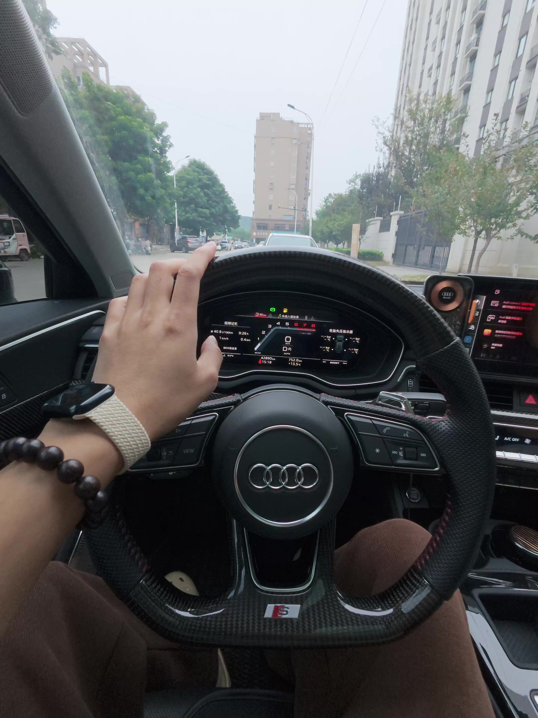 《扔掉奥迪说明书》第五期:仪表盘红黄绿各种指示灯解释大全 PS:本...