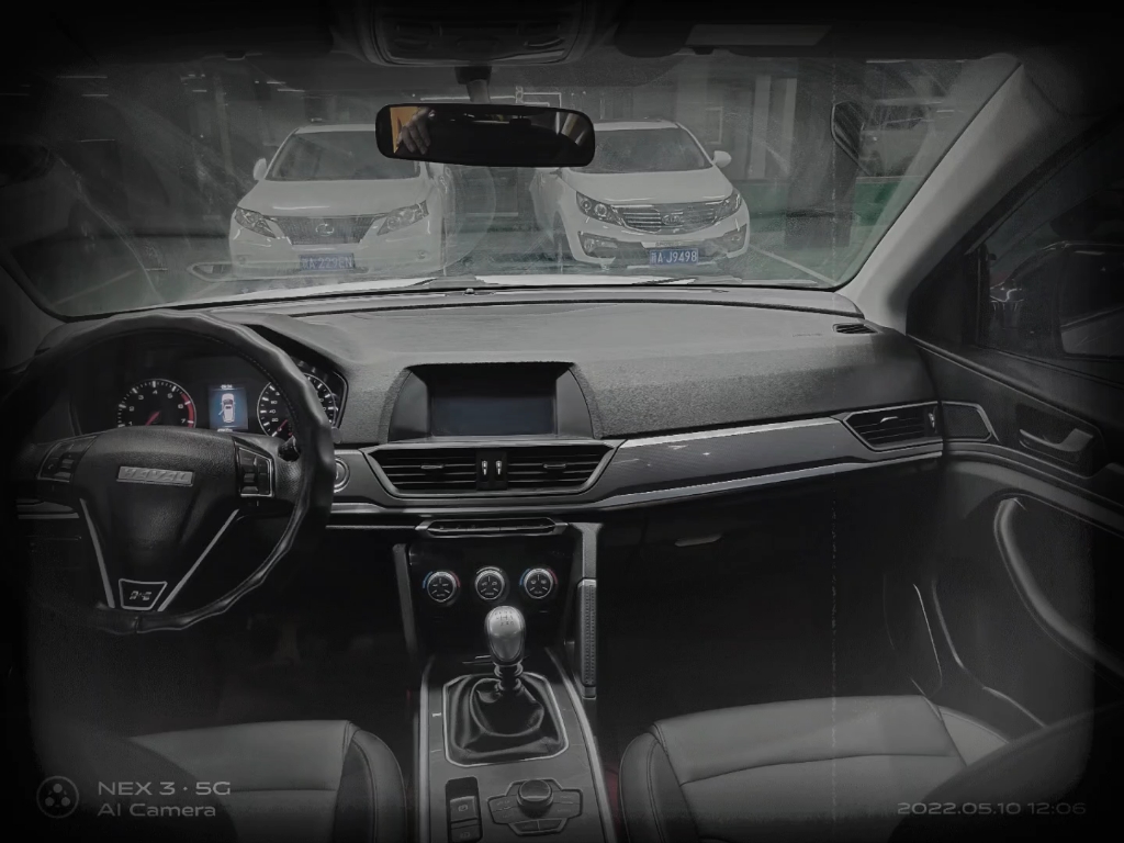 2019年1月年哈佛H6 1.5T手动两驱精英版 一键启动 多功能方向盘 真皮...