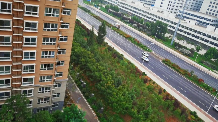 2020年7月9号郑州的天气,我家和雨只有一米的距离