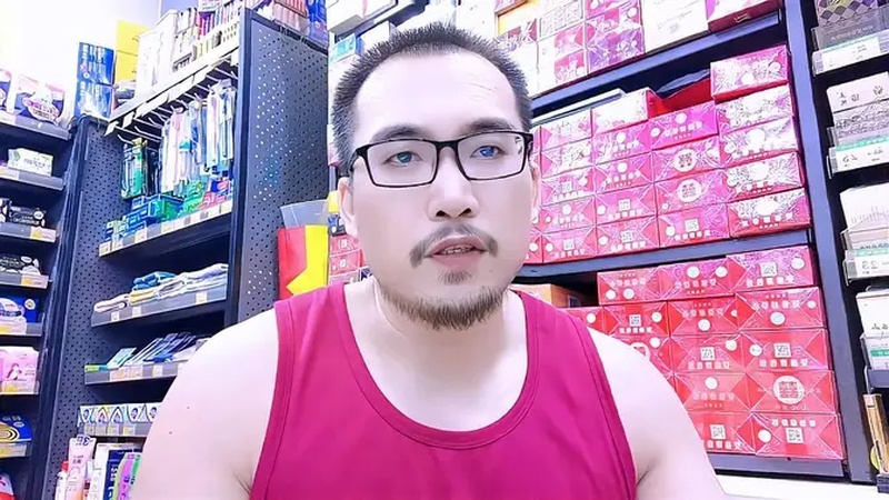 开便利店真的提心吊胆的,真怕有些人给你送东西