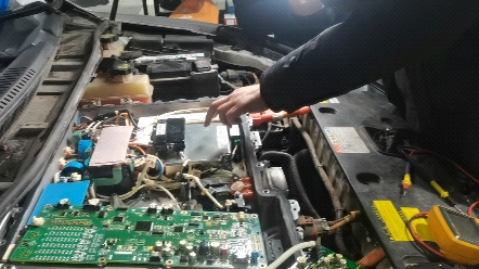 比亚迪电控里有个叫DC/DC的模块,你知道作用是什么吗?