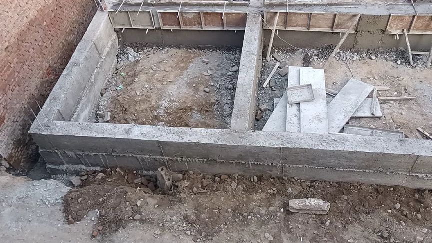 农家院第二套住宅开建:圈梁施工进行中