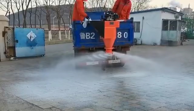 融雪盐撒布机工作原理