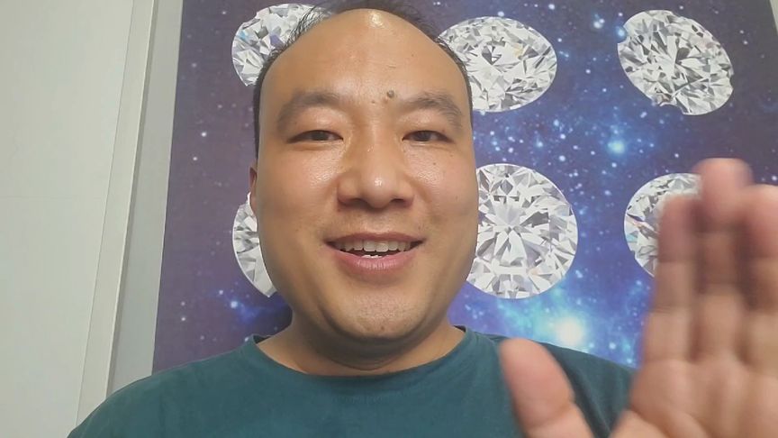 更新最新款圆包戒指,主石依然是一克拉满镶,更大气更精致了