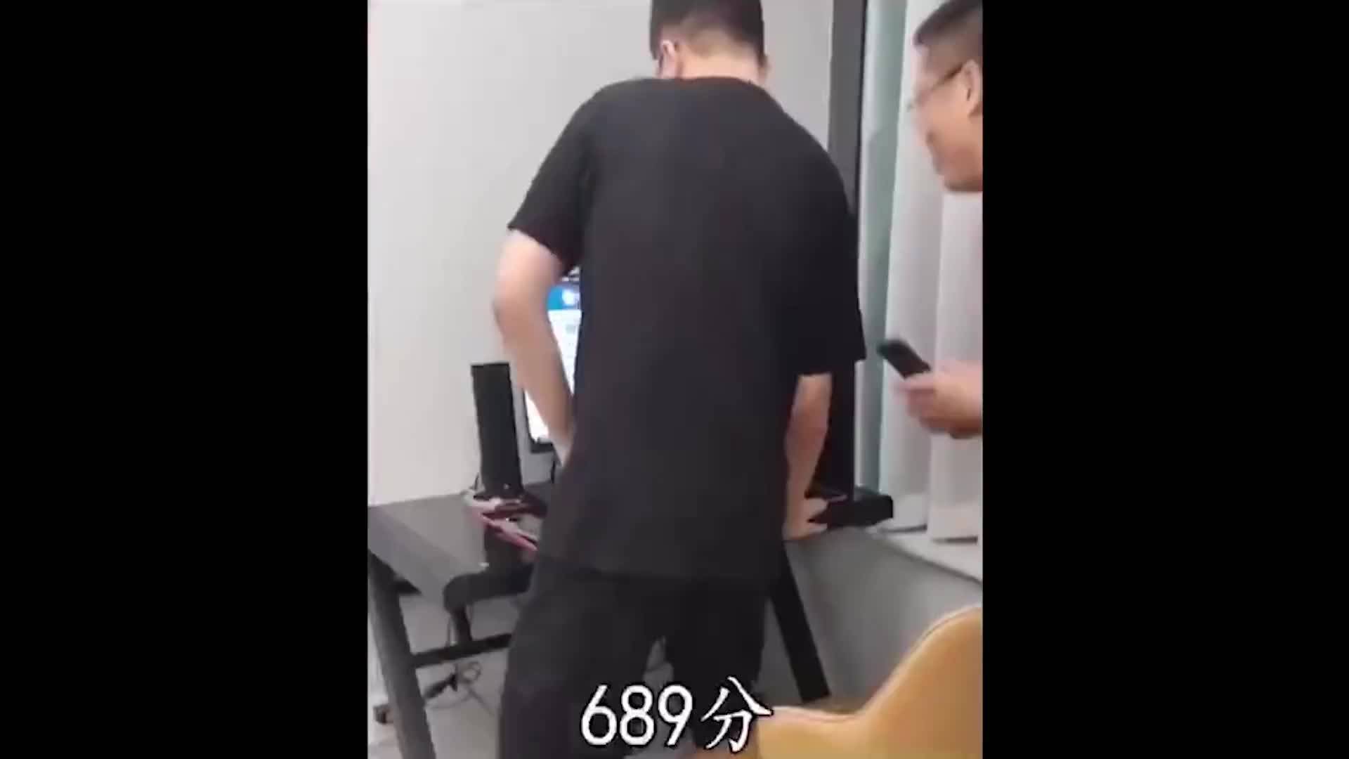 高考查分名场面大赏,满屏的紧张和激动,愿所有考生金榜题!