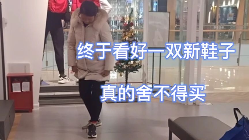 模特走路是这样走的吗?真笑人