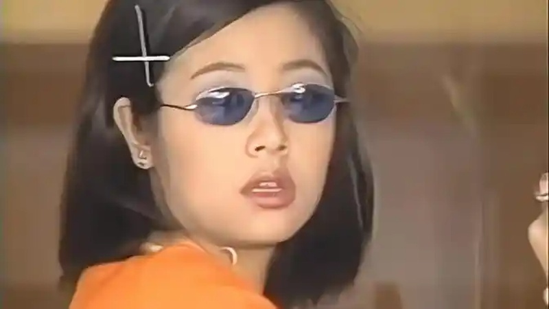 她演还珠格格之前很漂亮的 当时很喜欢她