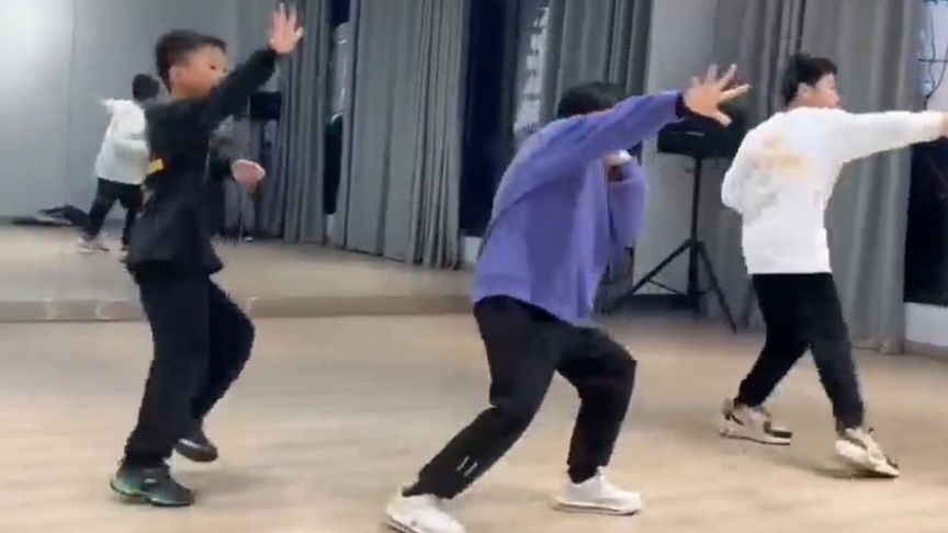 少儿街舞hip hop 基本功元素基础教学,简单的成品舞蹈@西瓜儿童