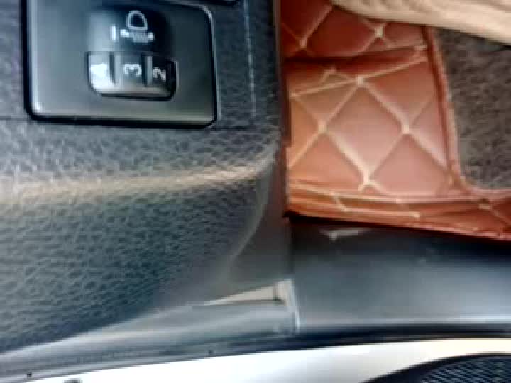 这个是手动调节车灯光高低的 要根据不同的…「来自懂车帝车友圈」