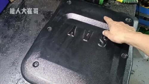 塑料件划痕修复神器!老师傅现场演示,3分钟让划痕彻底消失