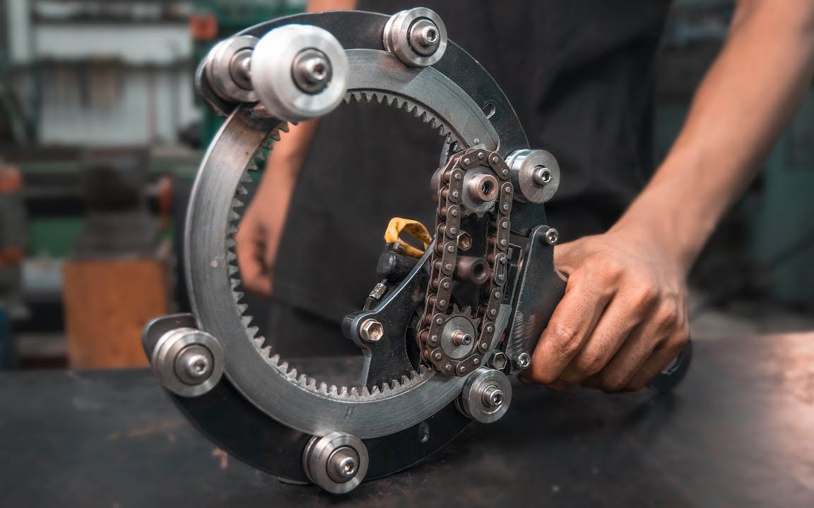 牛人利用毕生所学,自己创造出一台电缆缠绕机,试用那刻简直太帅了