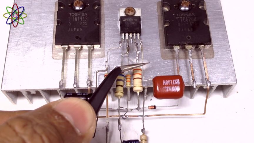 C5200 A1943 TDA2030的重低音功率放大器,带有低音重音DIY