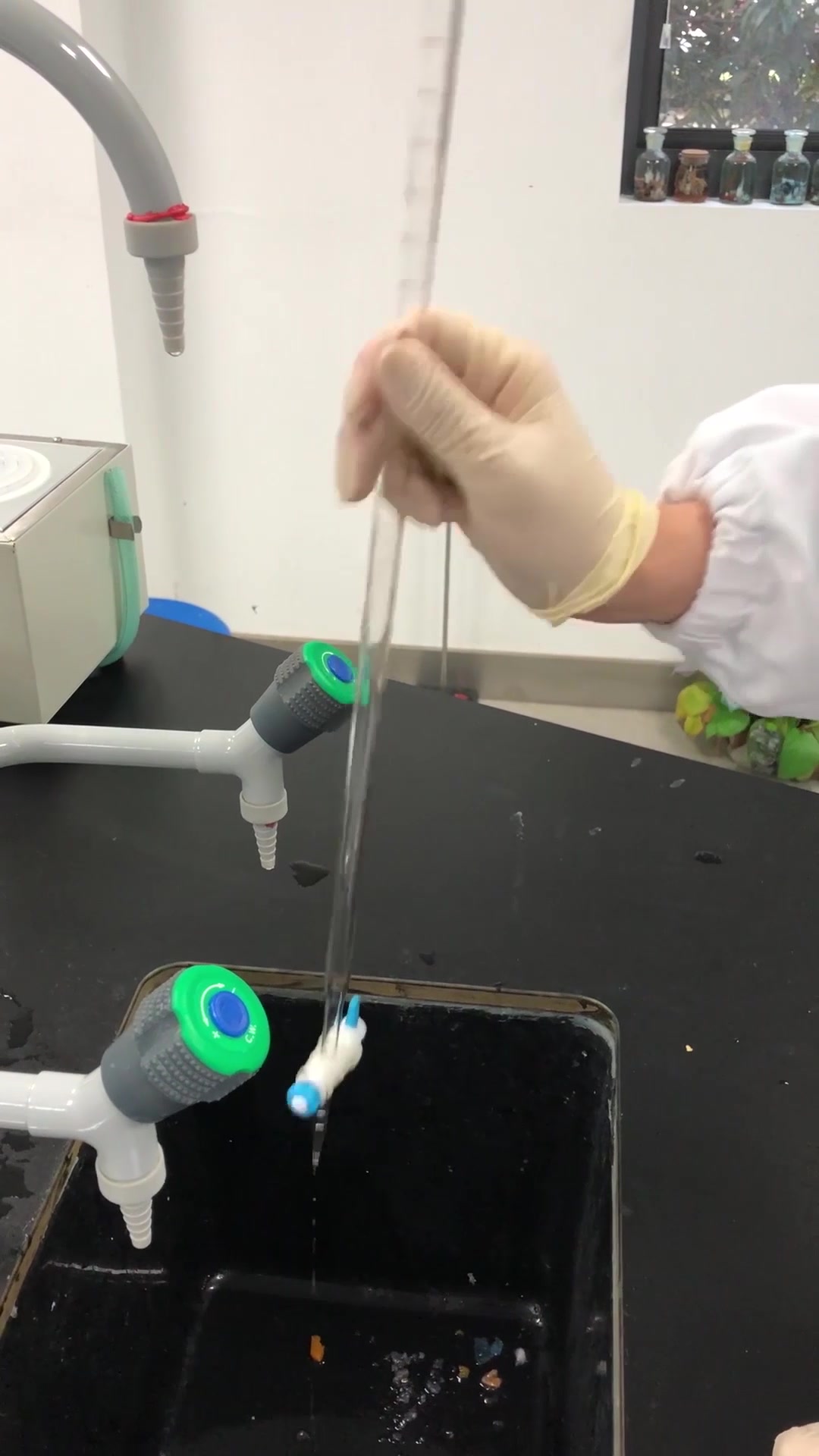 化学实验操作-滴定 Titration[Video 1 滴定准备+粗滴定]