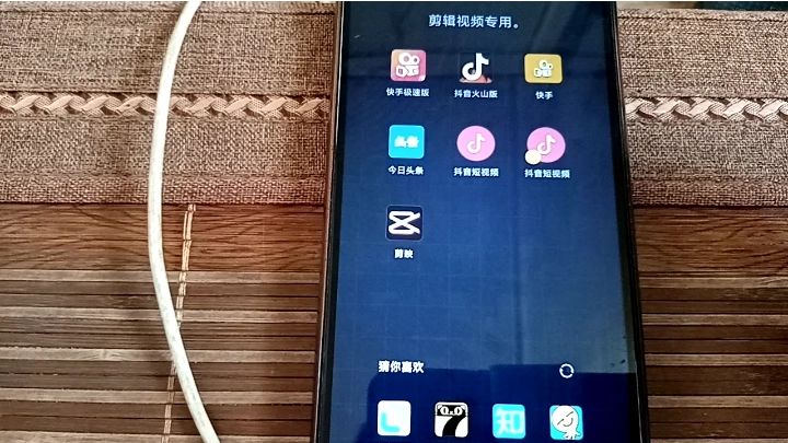 微信客服又不接,还给我挂了