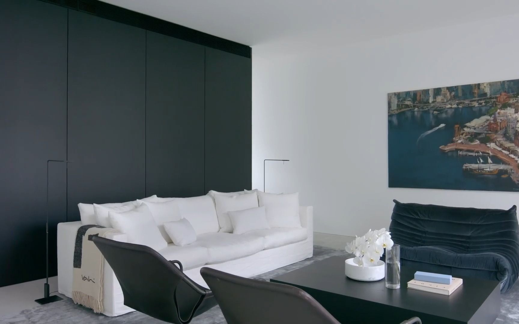 探索建筑师自己的房子—极简主义黑白小屋