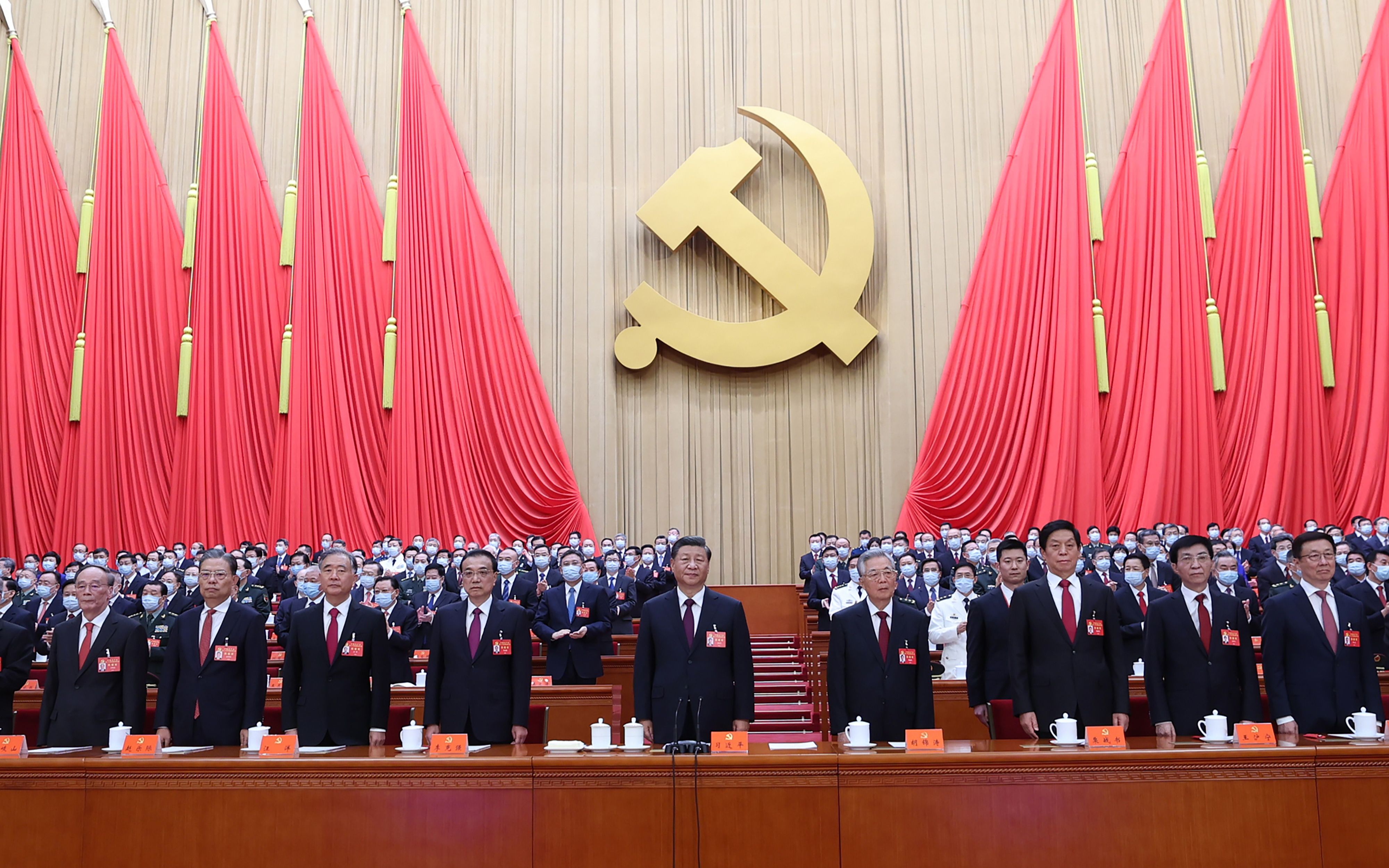 中国共产党第二十次全国代表大会在京闭幕,习近平主持大会并发表...