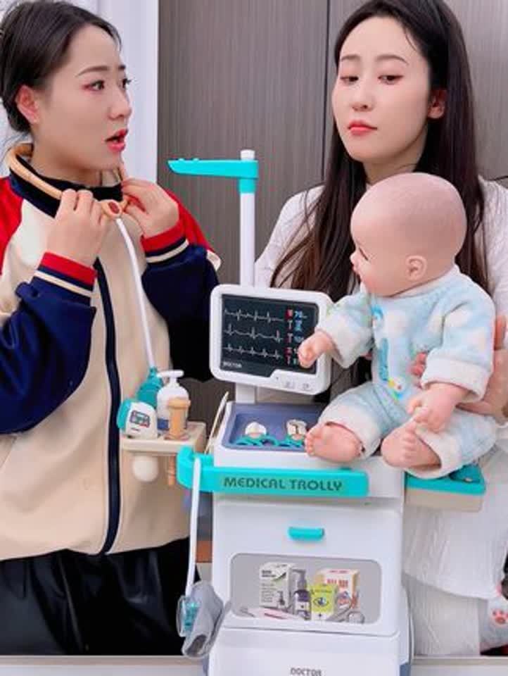 ...让宝宝角色扮演,快来体验一下吧#医生玩具 #过家家玩具 #模拟医生