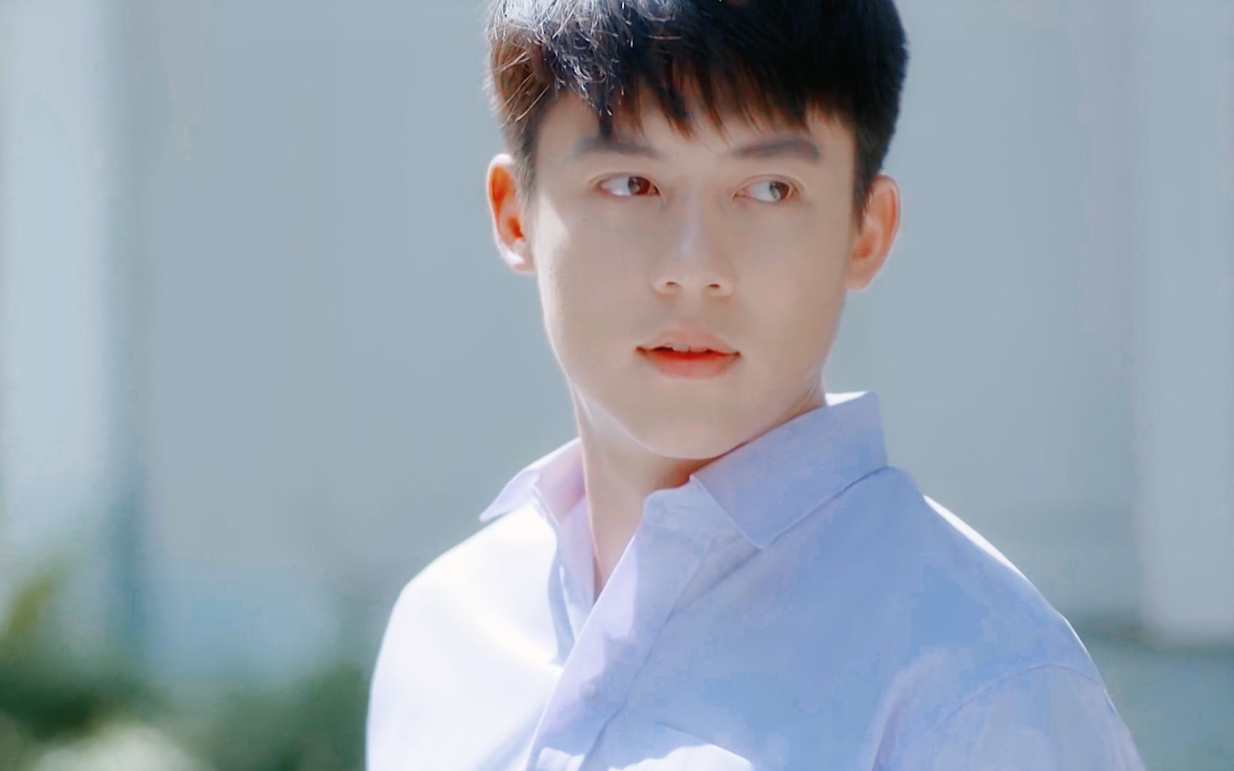 卧槽,这就是传说中的少年感吧!30岁的人了,脸上竟看不出一点岁月的...