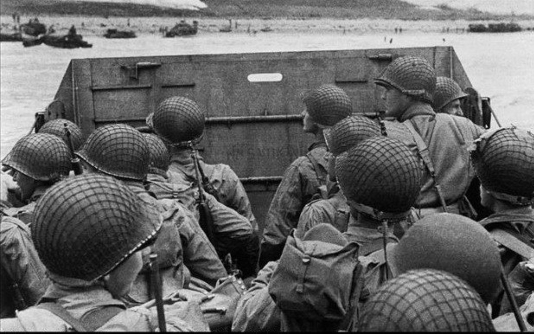 当我在史诗战争模拟器里还原诺曼底登陆战。第二支视频,请多多包涵。