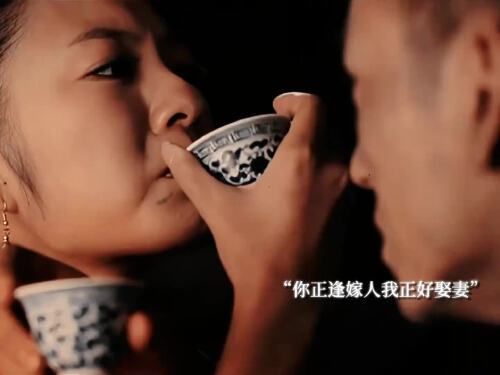 "你坚持你的守望,我执着我的信仰,即使没有花前月下的浪漫