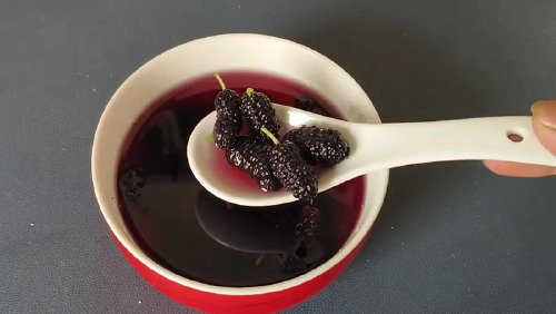 桑葚干泡水喝错全浪费!三大黄金喝法与禁忌一次说清