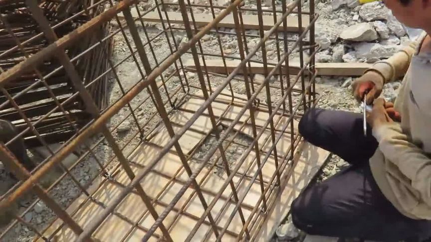 幼儿园桩承台钢筋笼制作,不懂的可以看看现场的视频