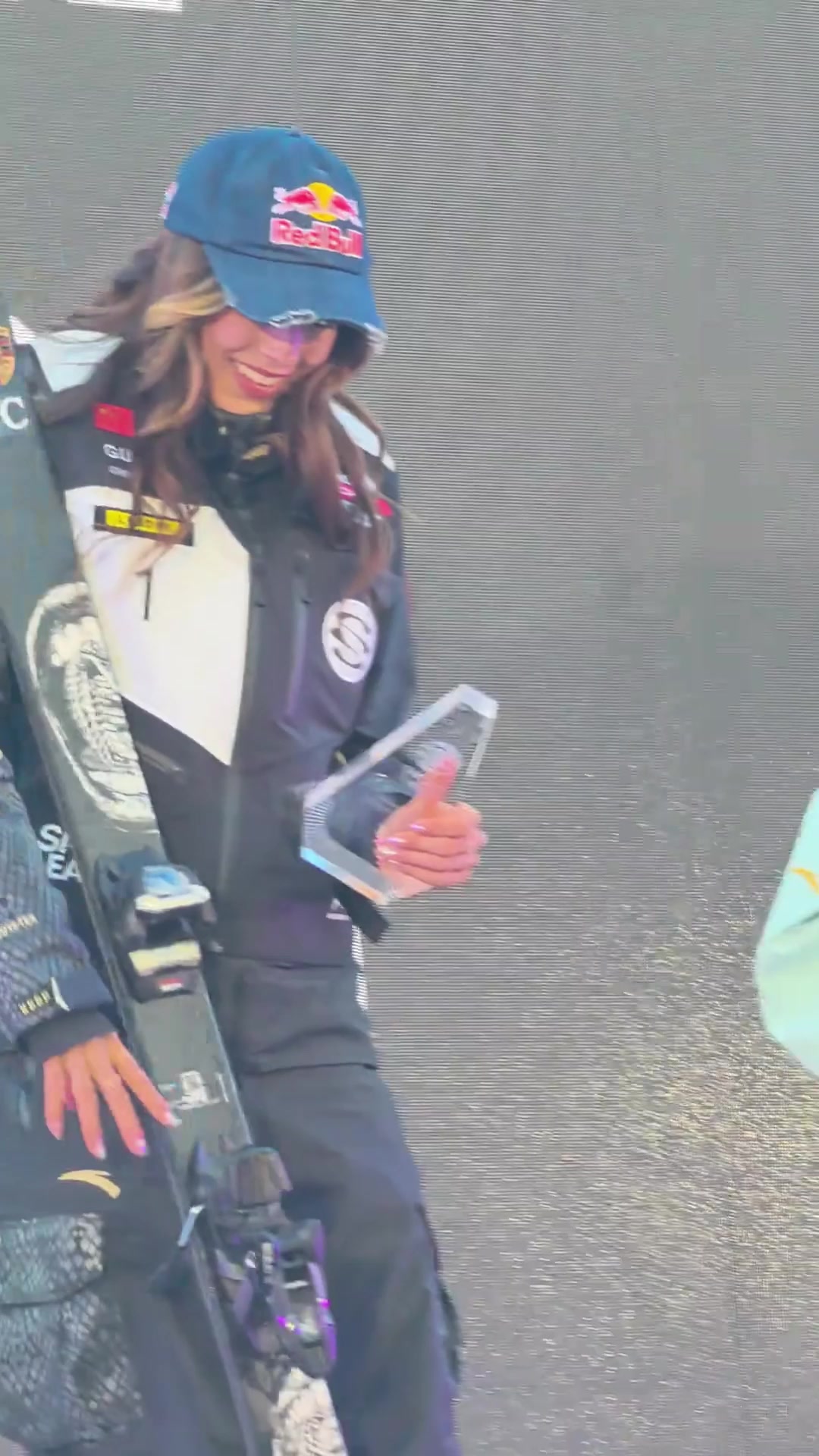 谷爱凌回应代表中国参赛:八九岁时就在这里滑雪,想让更多人爱上滑雪#...