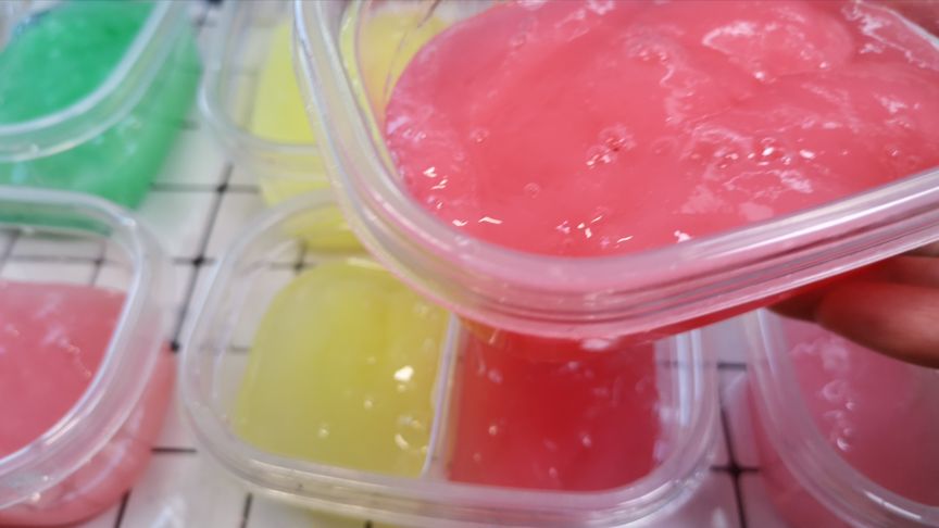 自制无硼砂无胶水无隐形眼镜护理液无黏土的泥,只用两种材料就行