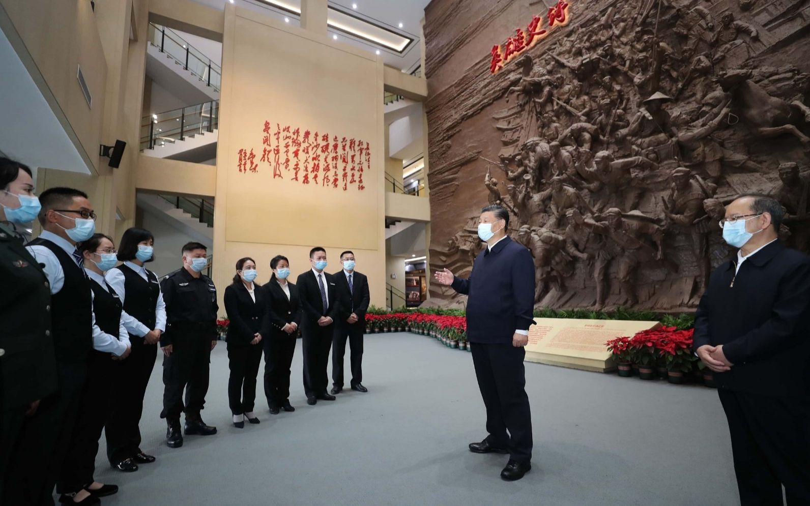 习近平:坚定理想信念 弘扬长征精神