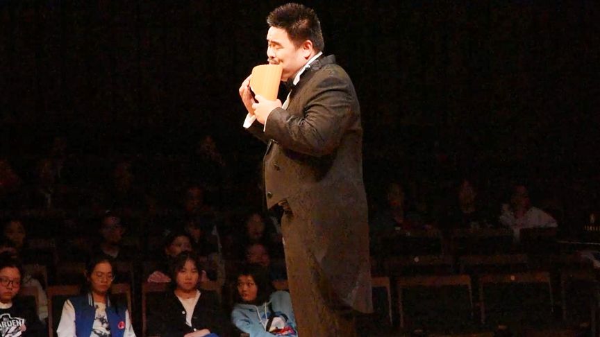第一次听排箫演奏,声音很舒缓,给人的感觉很轻盈