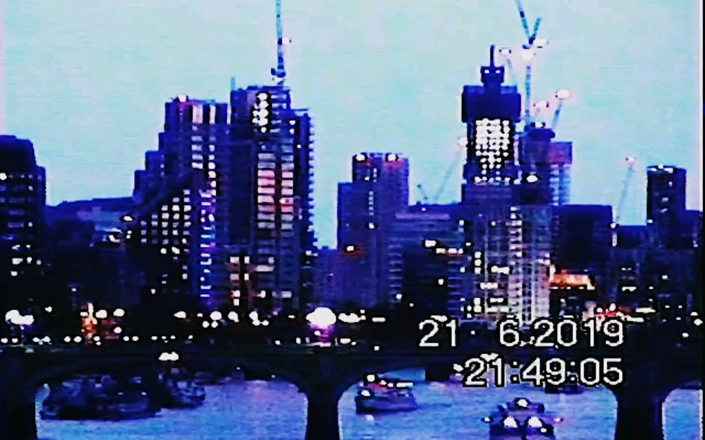 现在用90年代的磁带摄像机,还能拍出什么视频?