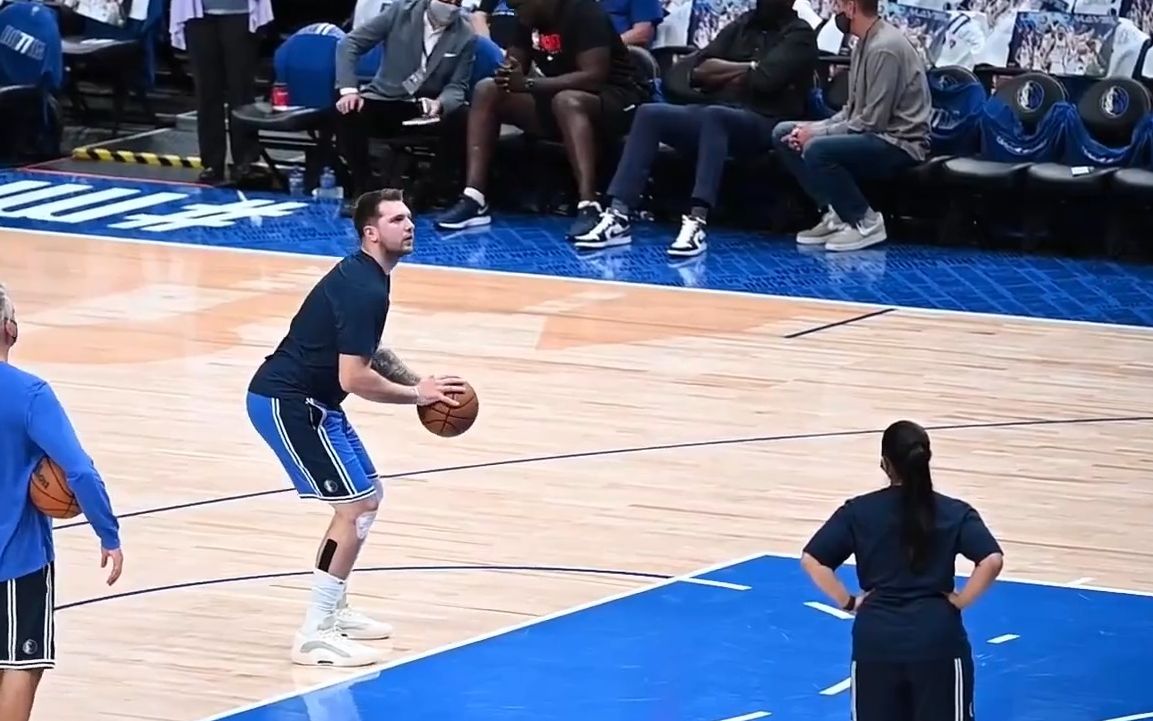 近距离欣赏!卢卡·东契奇是如何做赛前投篮热身的