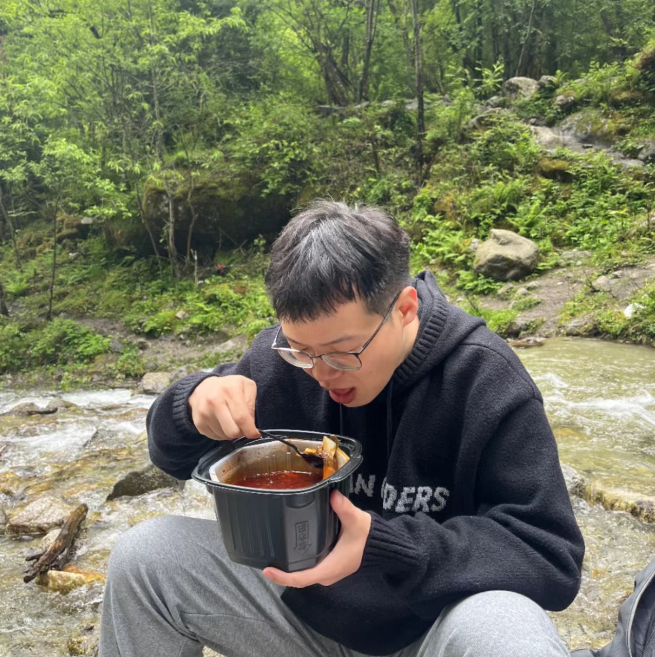 牛排研究生狒狒 