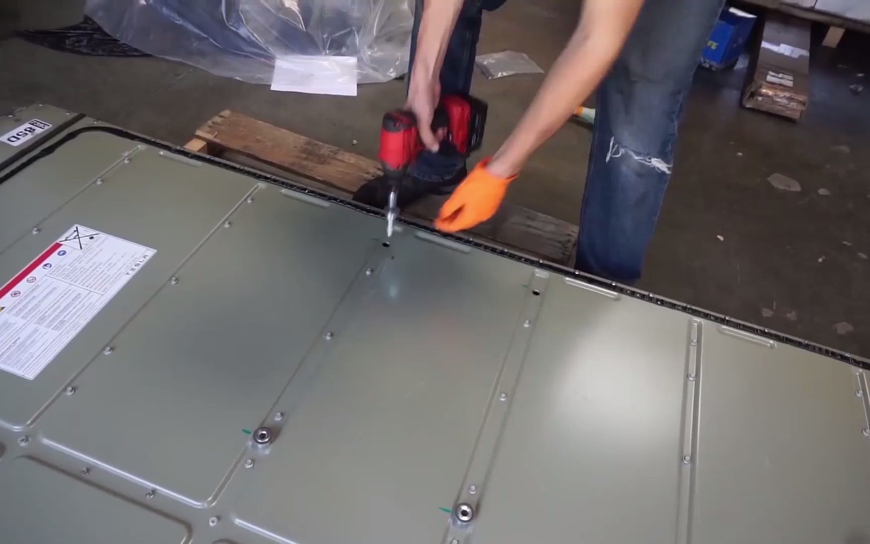 特斯拉Tesla Model S电池包拆解,看一下电池BMS采集板长啥样?