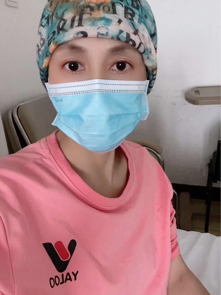 ...二是感慨女人的刚强,她们拿着各种标注清晰的癌症检查单,自己跑门诊...