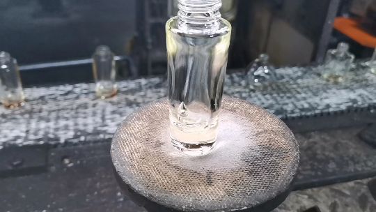 带你们了解玻璃器皿的生产过程,有惊喜幺!