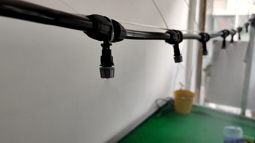 自来水粗管灰喷头雾化浇花效果