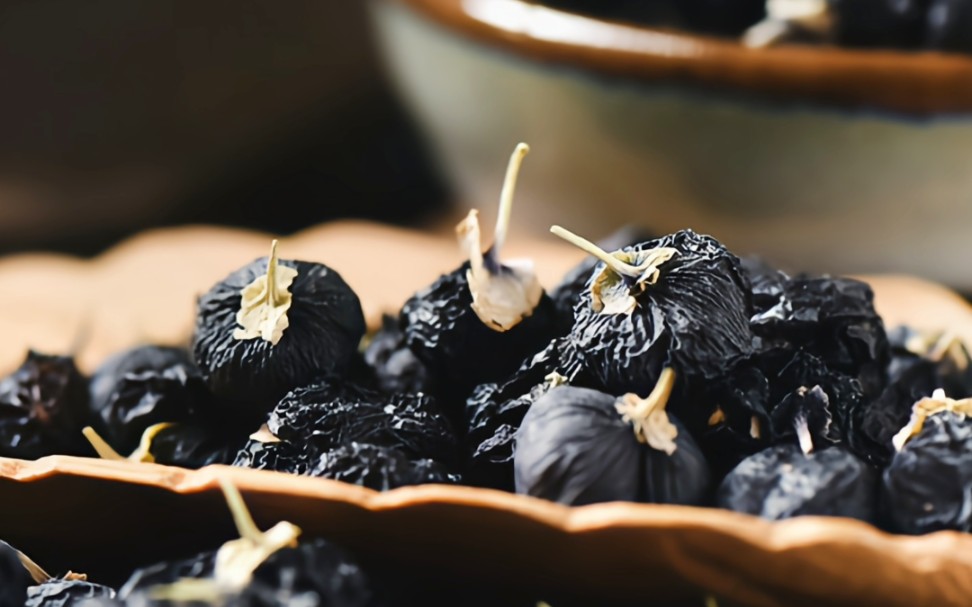 别喝太多!怕你皮肤好到不行!黑枸杞不愧是花青素之王!真的牛!喝了...