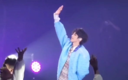 【蔡徐坤2023迷巡回演唱会】《Hug Me》完整版!