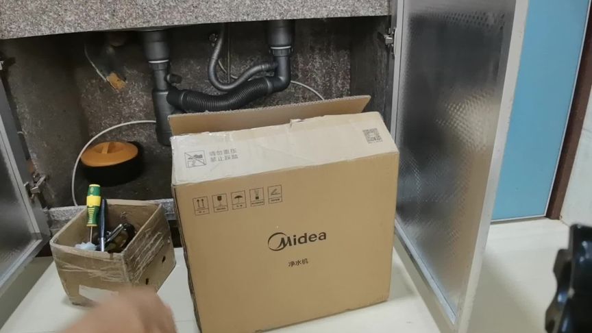 美的小白超滤厨房净水机的安装实测,简便自主换芯很实用