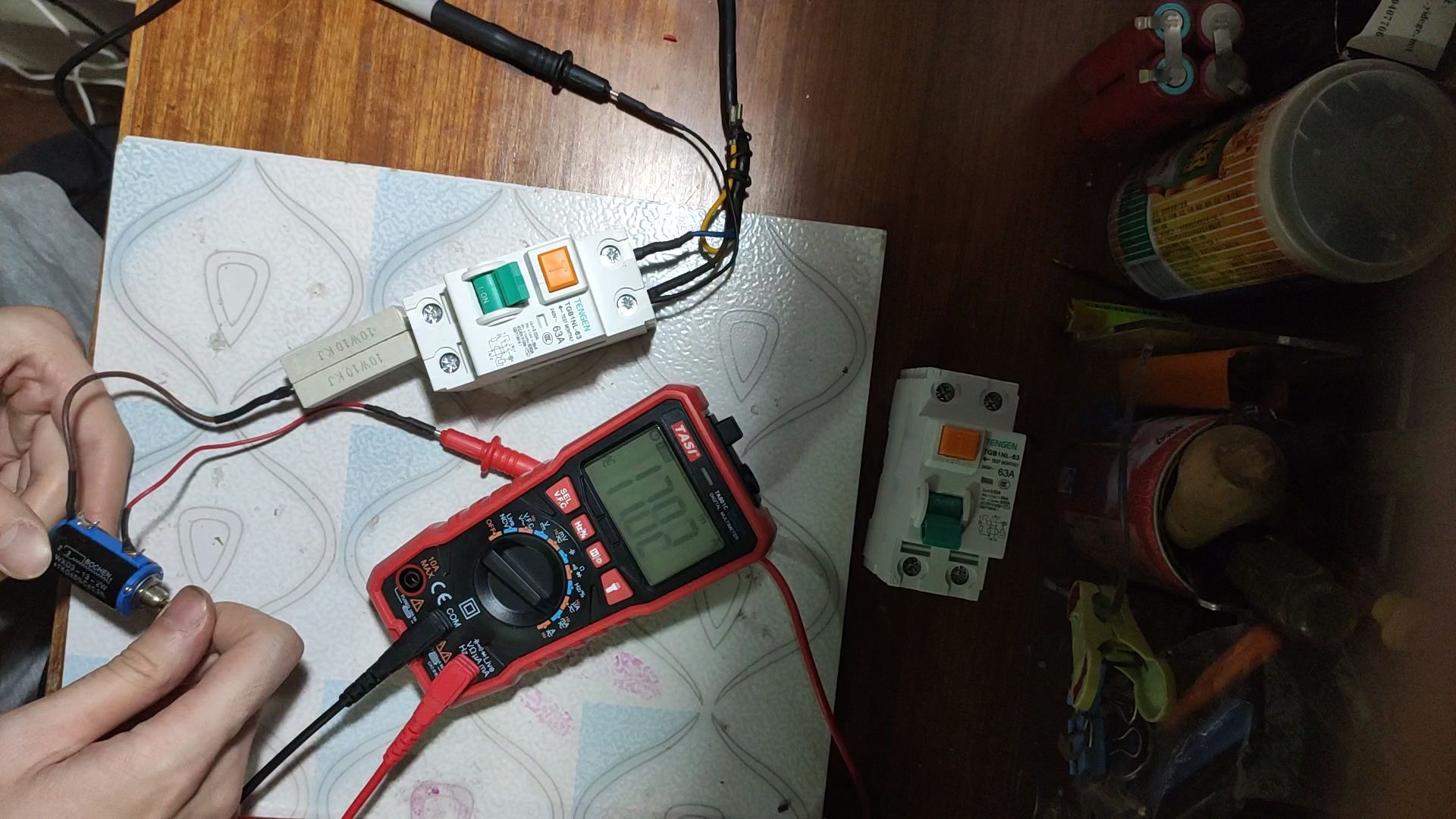 天正TGB1NL-63电磁式漏电保护器漏电动作电流测试