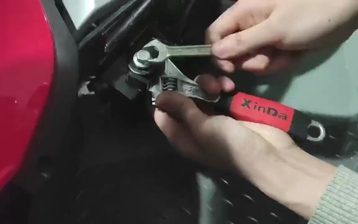 小牛电动车M2中撑大撑安装视频