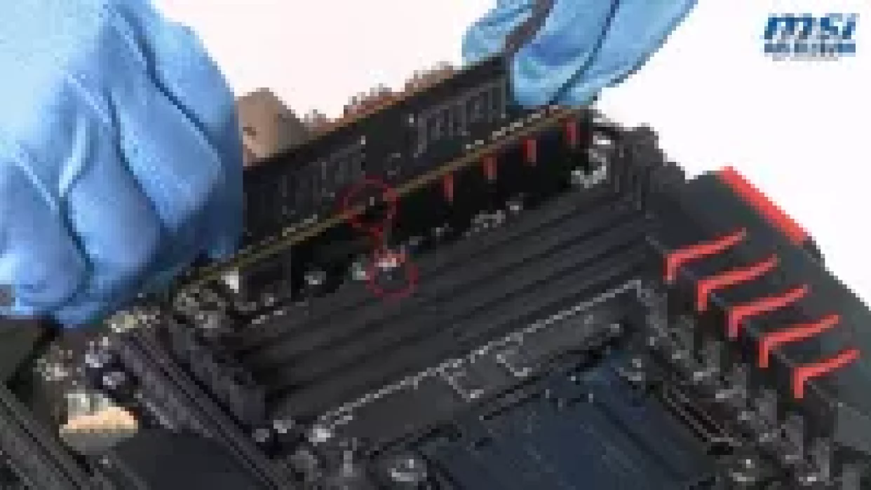 微星 如何安装DDR4内存